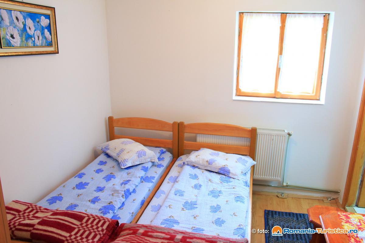 Cabana Zanoaga Padina Pestera - Cazare Padina Pestera